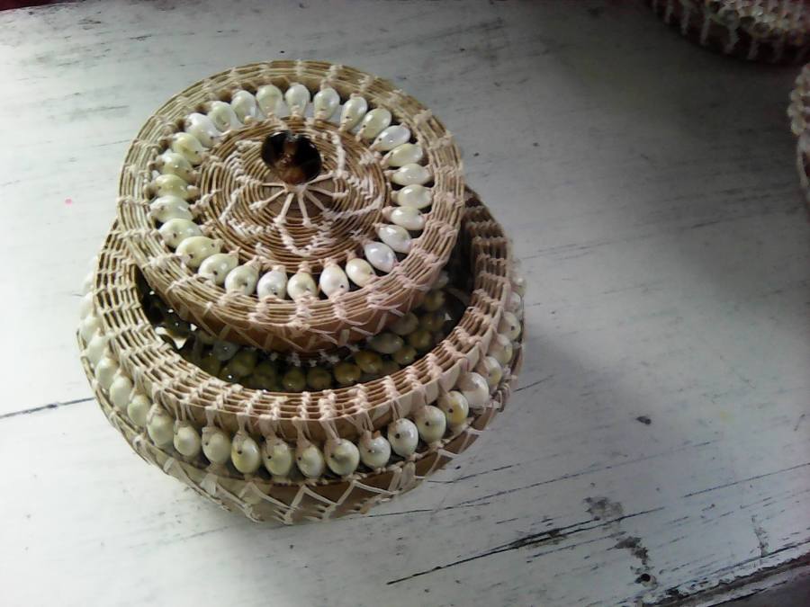 Weaving Crafts in Kiribati – My Virtual World Trip