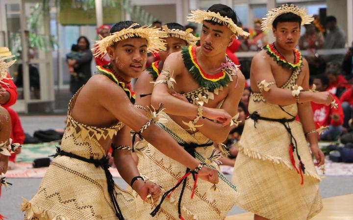 Dancing in Kiribati – My Virtual World Trip