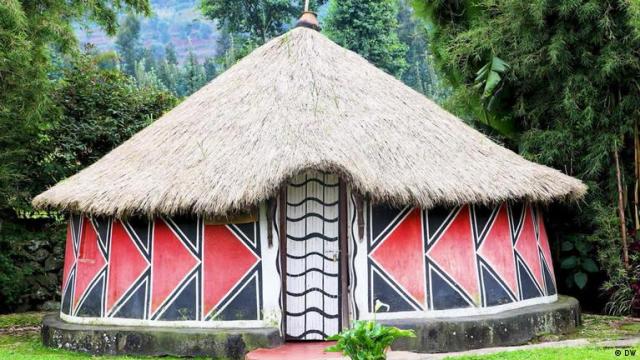 Imigongo, a traditional painting form from Rwanda. – My Virtual World Trip