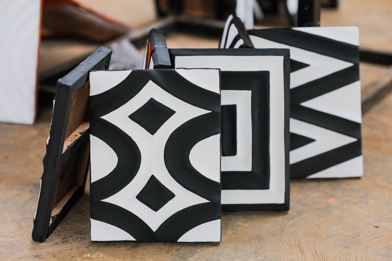 Imigongo, a traditional painting form from Rwanda. – My Virtual World Trip